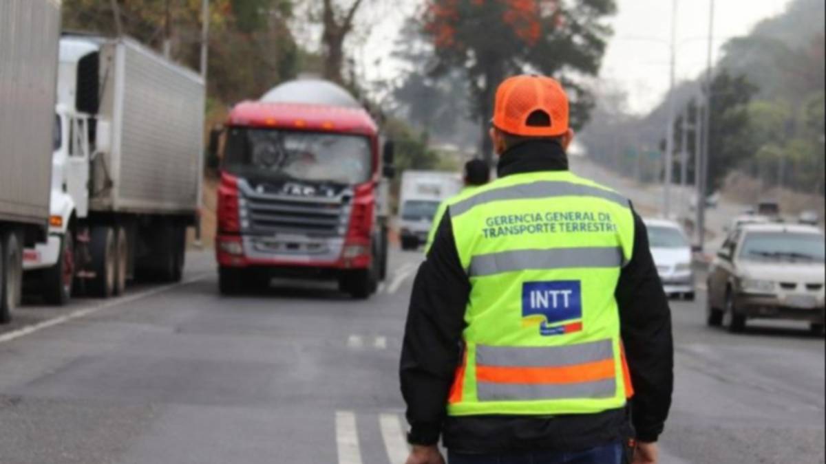 Conductores de transporte de carga tienen hasta el 11 de abril para ...
