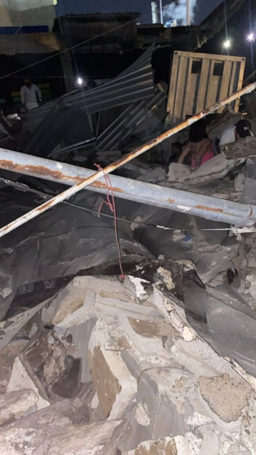 ¡TRAGEDIA EN CONCIERTO DEL MERENGUERO RUBBY PÉREZ! Mueren doce personas tras colapso del techo ...