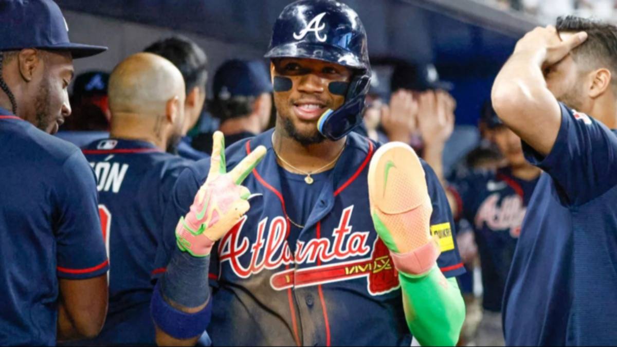 Ronald Acuña Jr. iguala a Omar Vizquel y se une al club de los cuatro ...