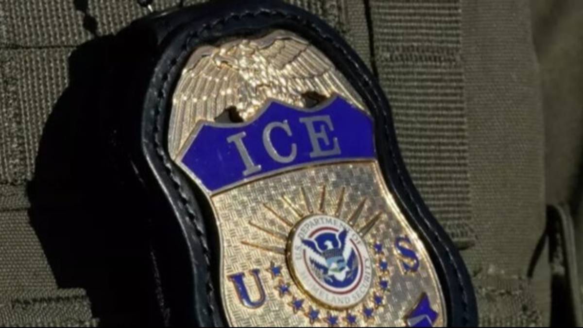 Hombre finge ser agente del ICE para robar casi 2000 dólares: le quita ...