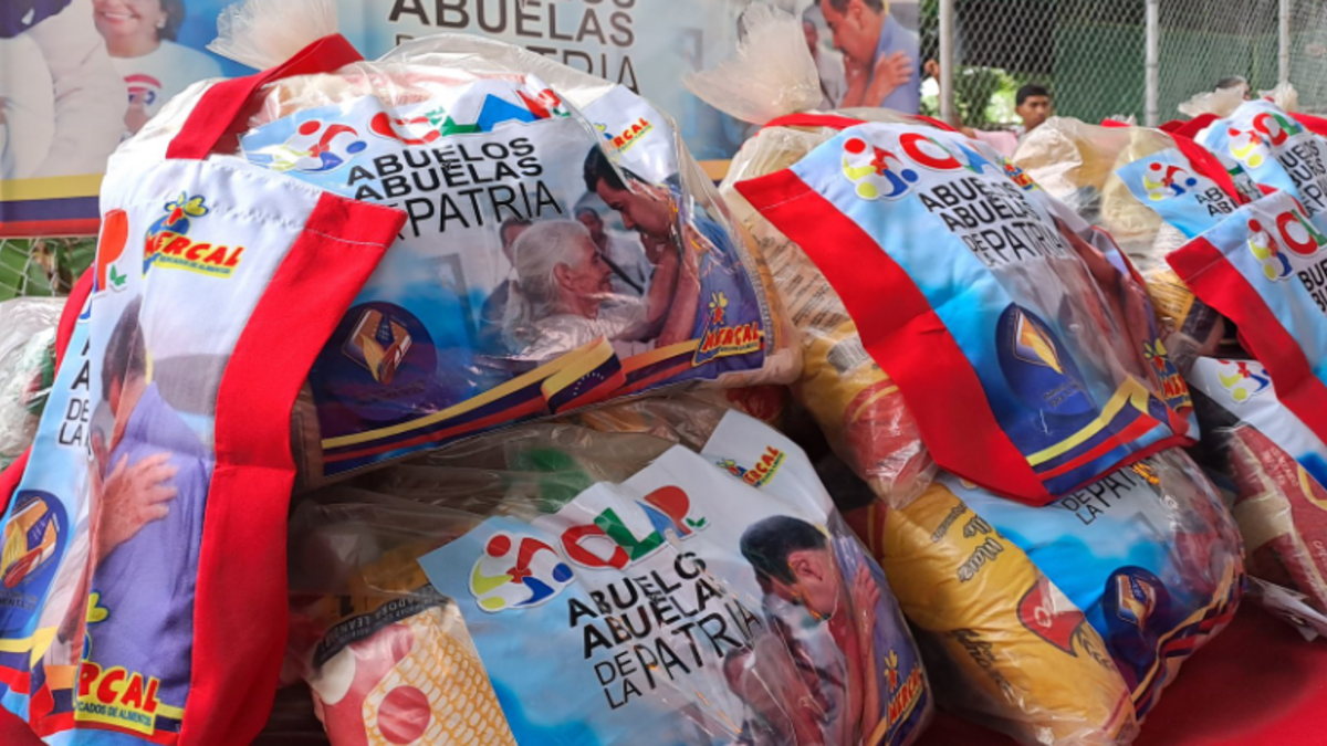 AHORA: Maduro ordena entrega de combos Clap Médico y Alimentario a ...