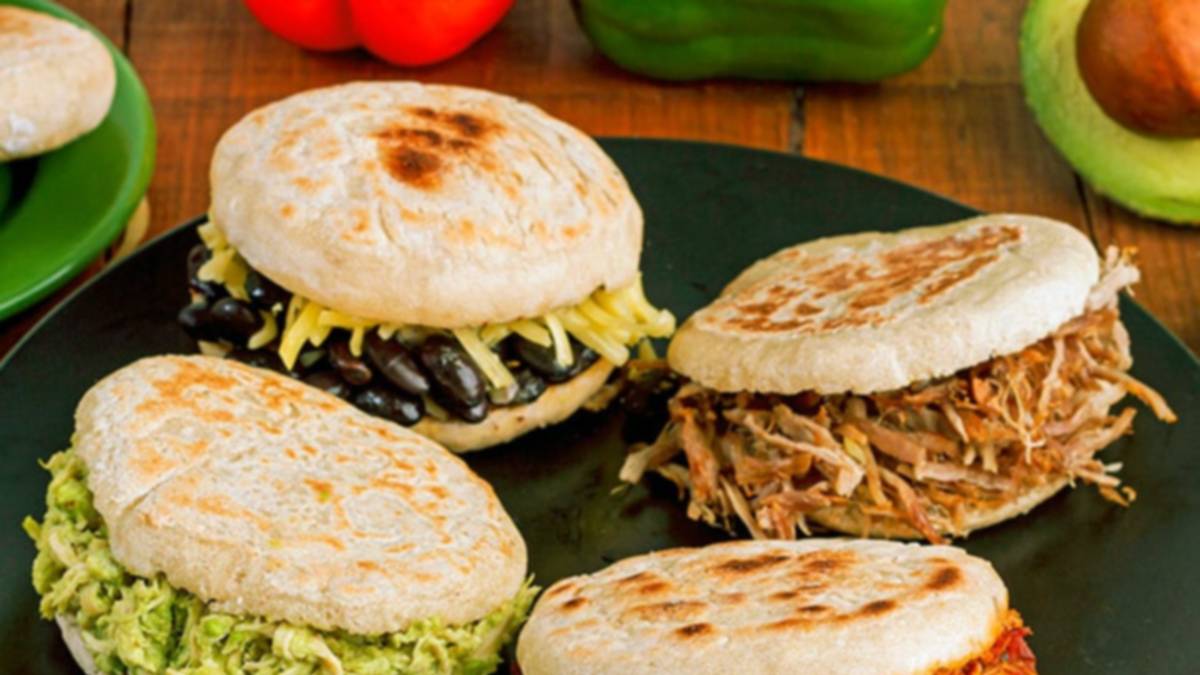 Arepa venezolana vs arepa colombiana: ¿Cuál es la diferencia?