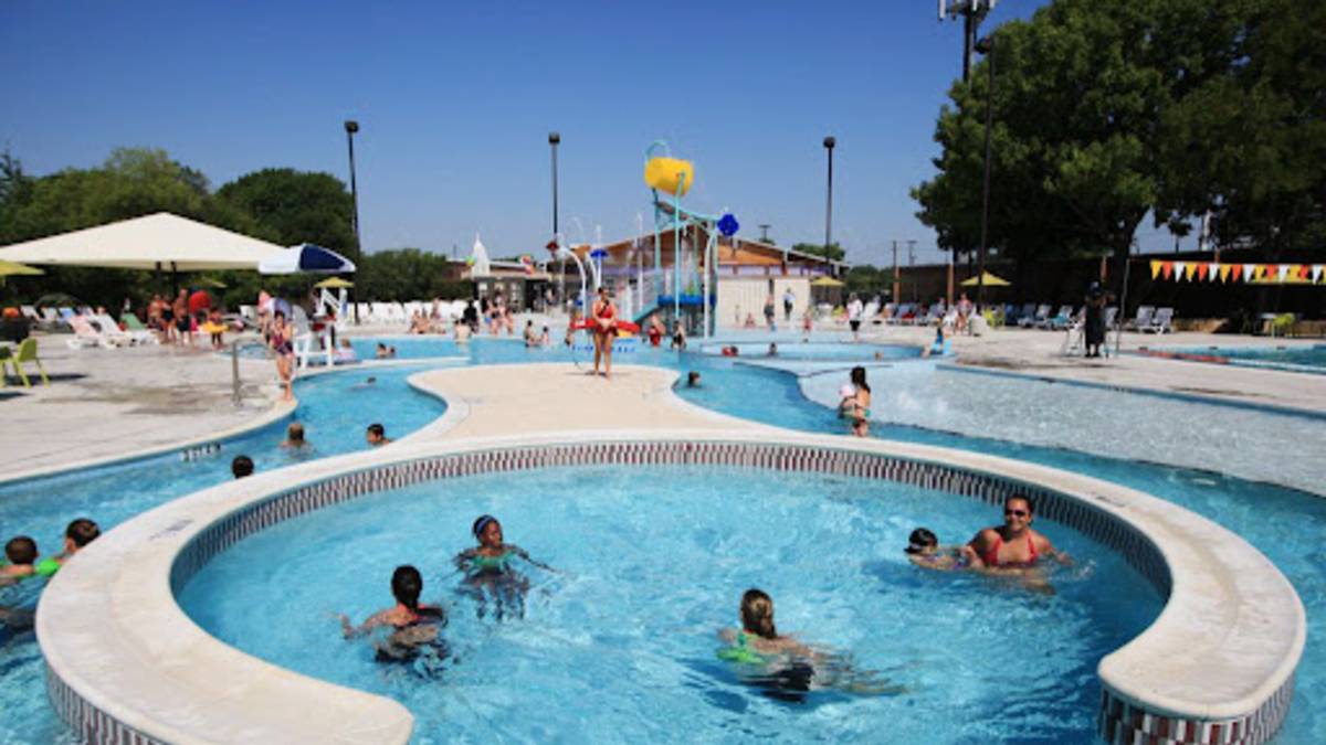 Texas | Conoce las piscinas públicas y centros acuáticos a bajo costo ...