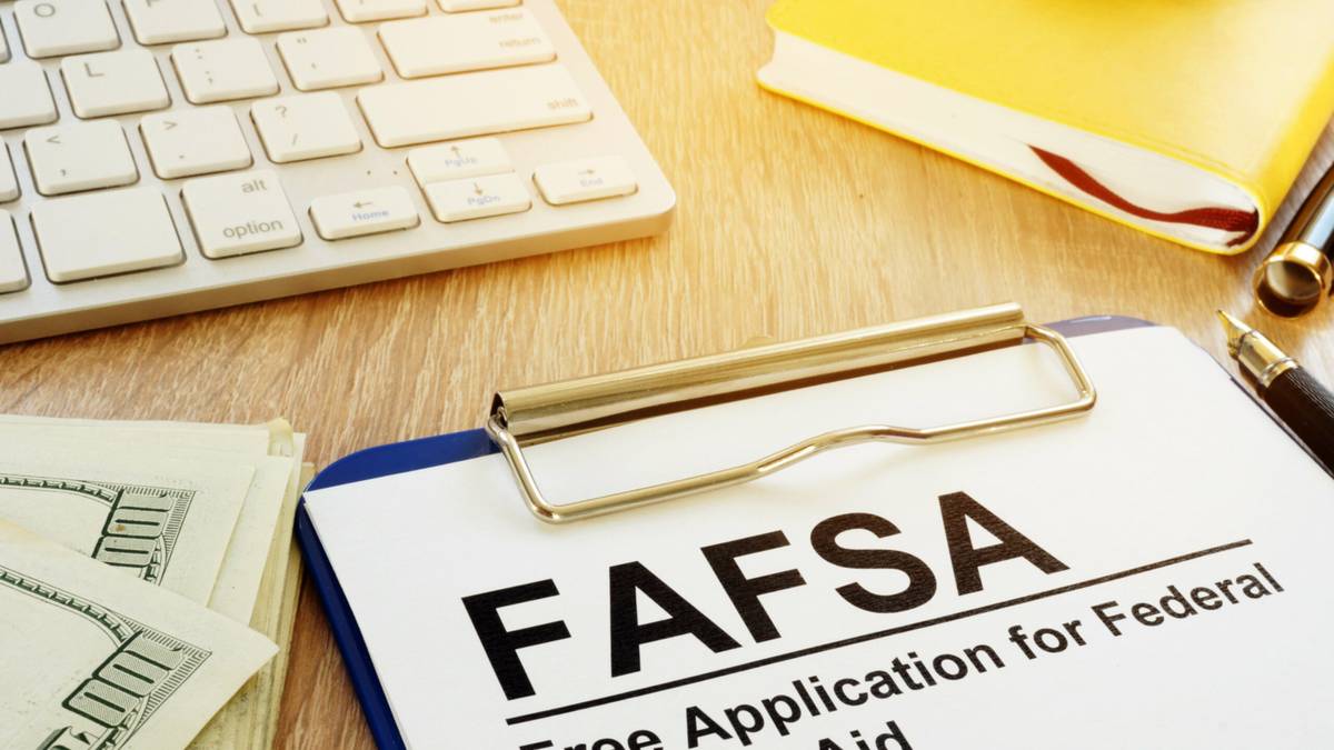 ¿Qué es la FAFSA?: Conoce sus requisitos y cómo aplicar a su beneficio ...