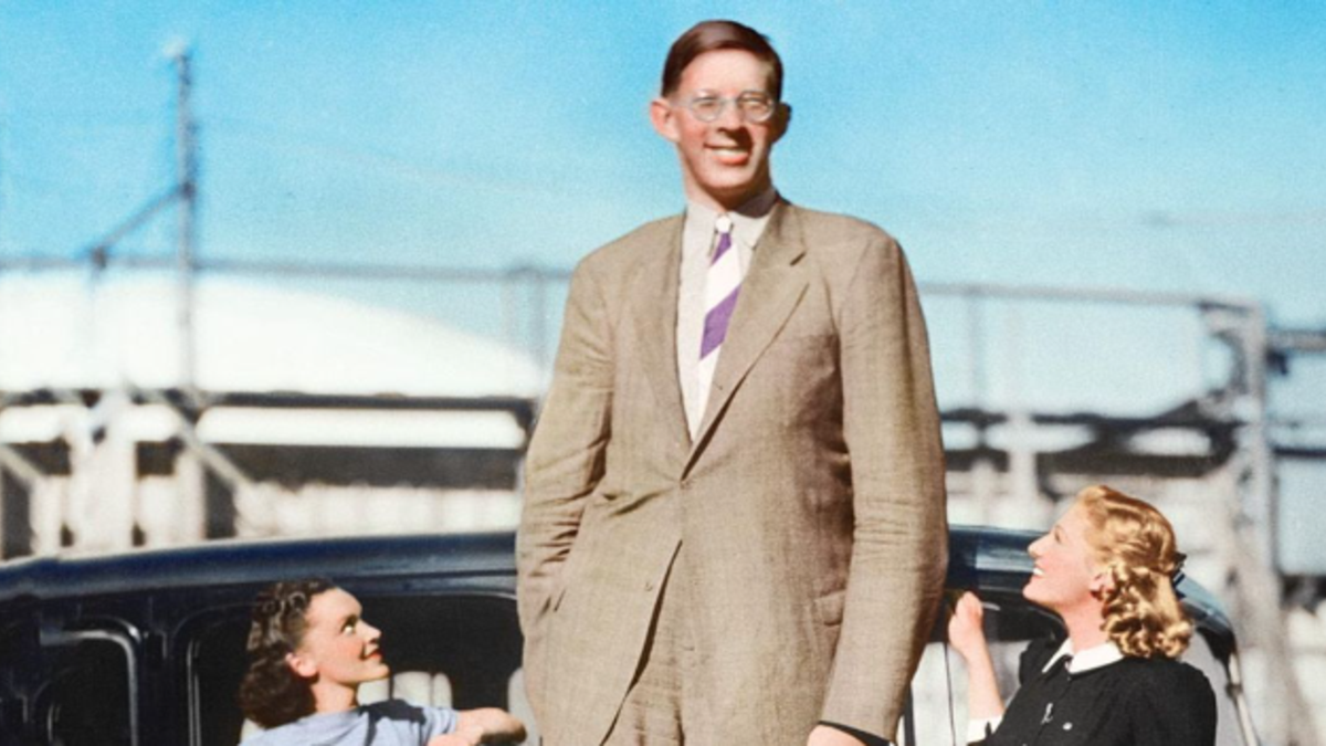 ¡Impresionante! Este fue el hombre más alto de la historia