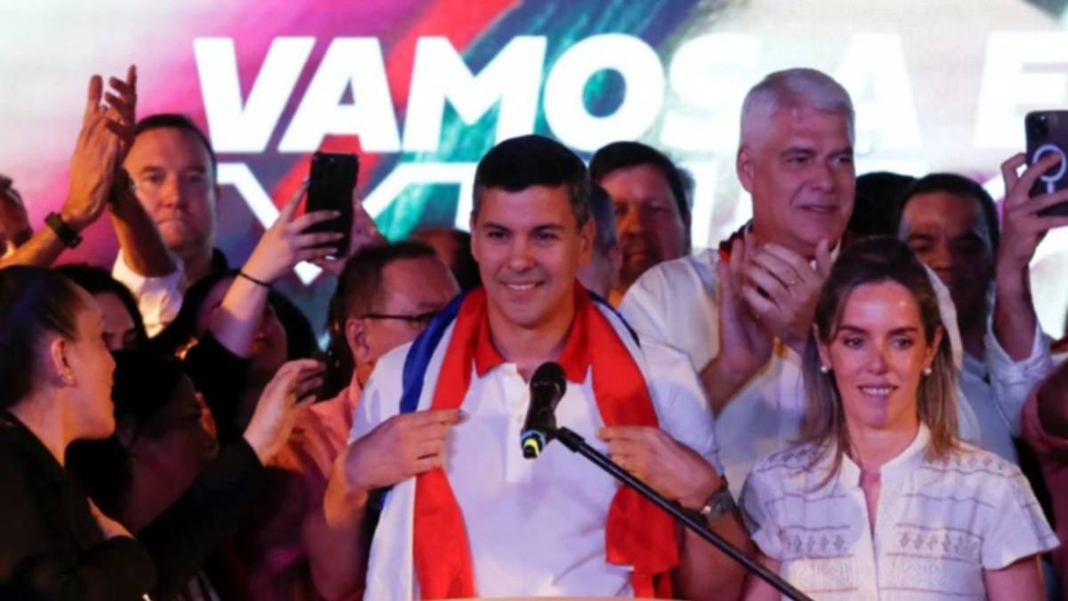 ¿Quién es Santiago Peña? Conozca al nuevo presidente electo de Paraguay