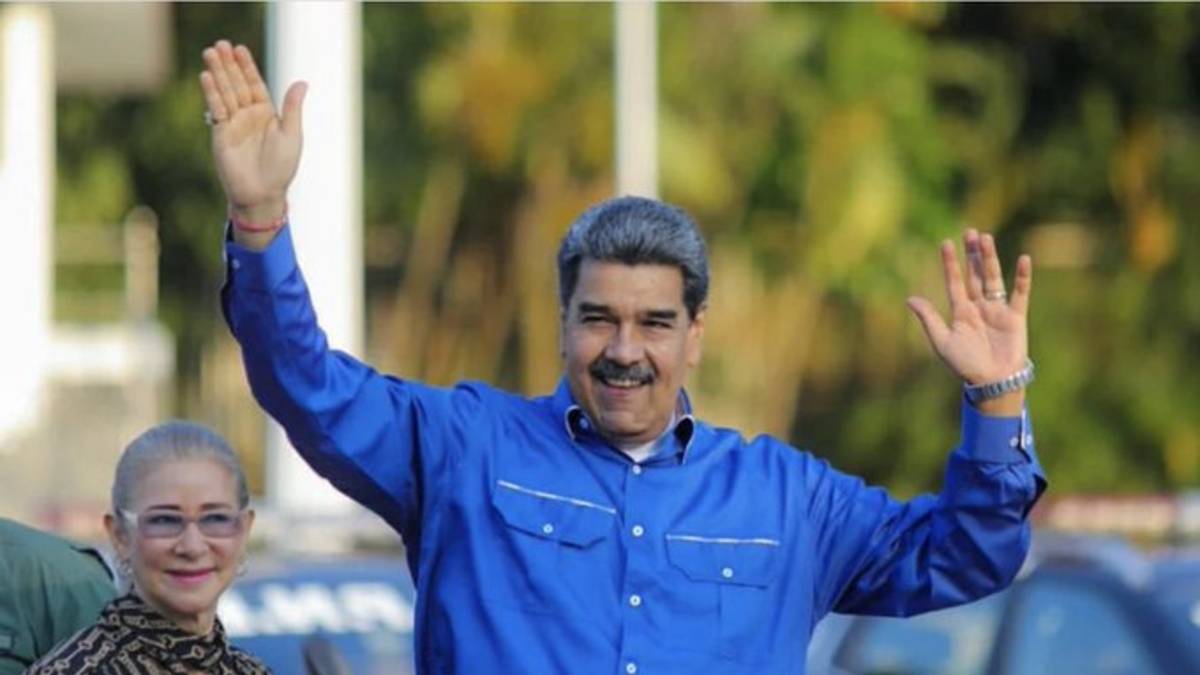 Esta presentadora creada con Inteligencia Artificial acompaña a Nicolás Maduro