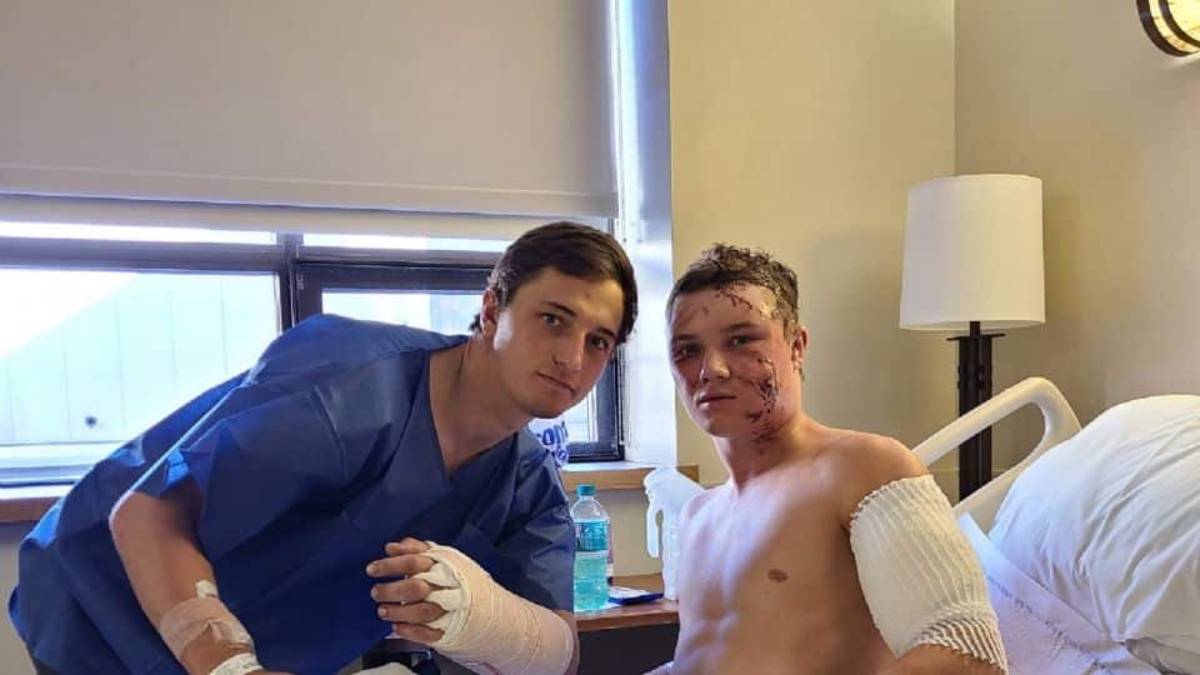 Luchador se enfrenta con un oso para salvar a su compañero
