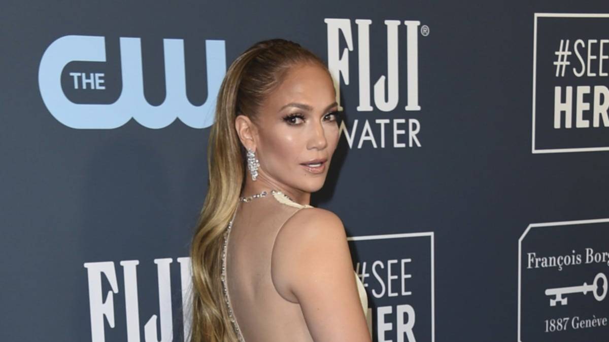 Jennifer López y Rauw Alejandro ruedan un video clip en Miami Beach