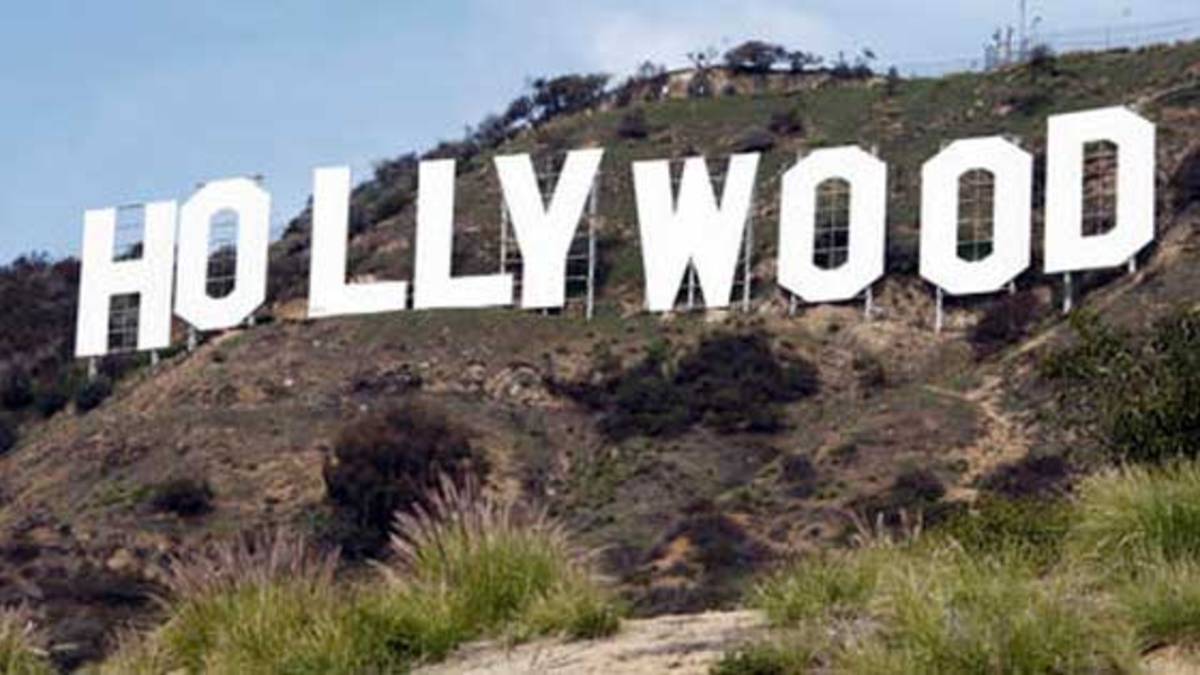 Bromista de YouTube detenido por trepar letrero de Hollywood