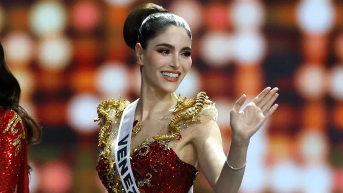 Stephany Abasali es puro “paz y amor” con Nina Sicilia